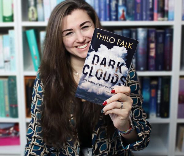 Rezension: Dark Clouds von Thilo Falk - Kielfeder